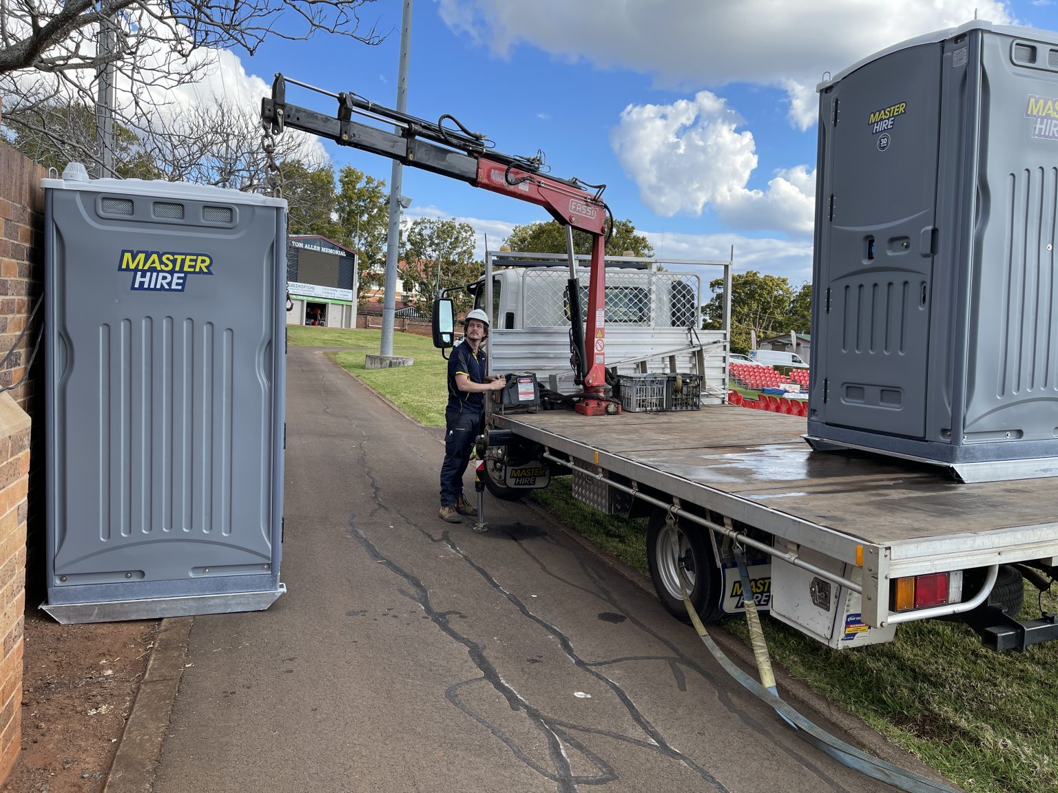 How Many Event Toilets for a Successful Function? (for 100+)