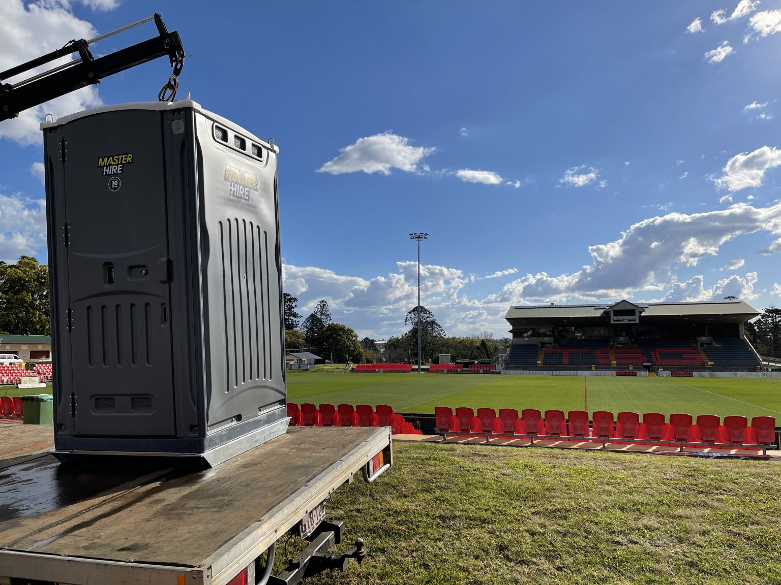How Many Event Toilets for a Successful Function? (for 100+)